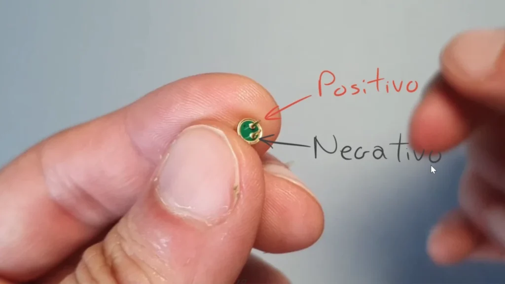 IN SHORT - The History of the Microphone and How It Works - Rediscov